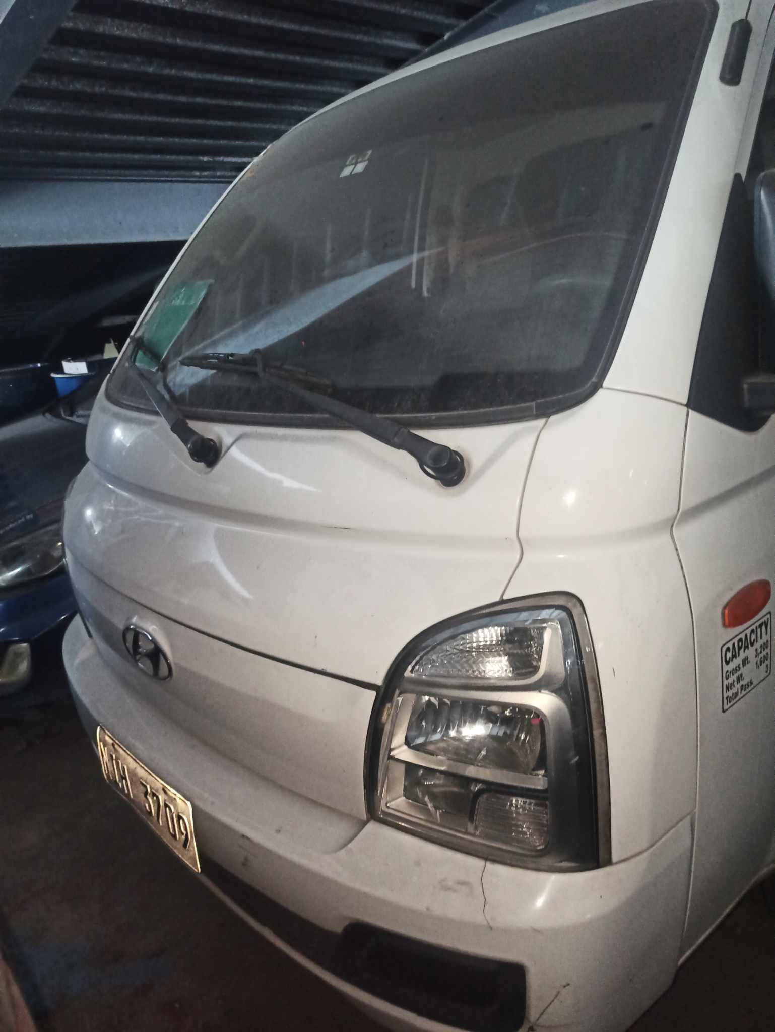 HYUNDAI H100 SHUTTLE 2.5 CRDI GL W/DUAL AC MT - Dryve PH
