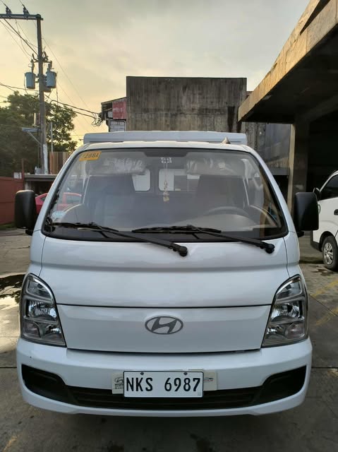 HYUNDAI H100 SHUTTLE 2.5 CRDI GL WITH DUAL AIRCON MT - Dryve PH