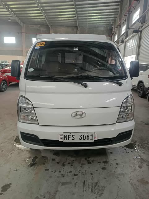 HYUNDAI H100 2.5 CRDI GL 6MT DSL 10FT SHUTTLE VAN W/ DUAL AC - Dryve PH